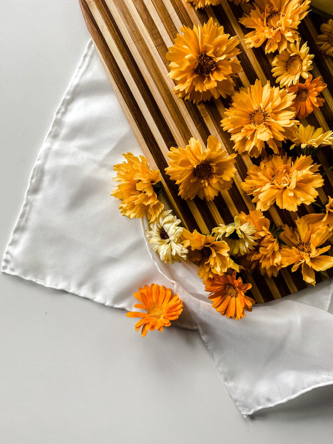 How to use Calendula Flowers to Dye Fabric (DIY Natural Dye) - A Farm ...