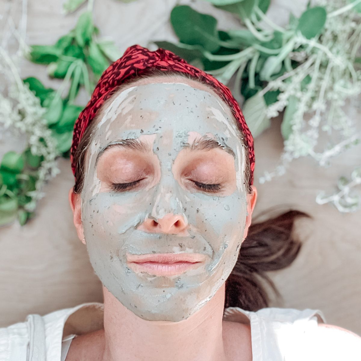How To Make A Tulsi And Clay Face Mask Afarmtokeep
